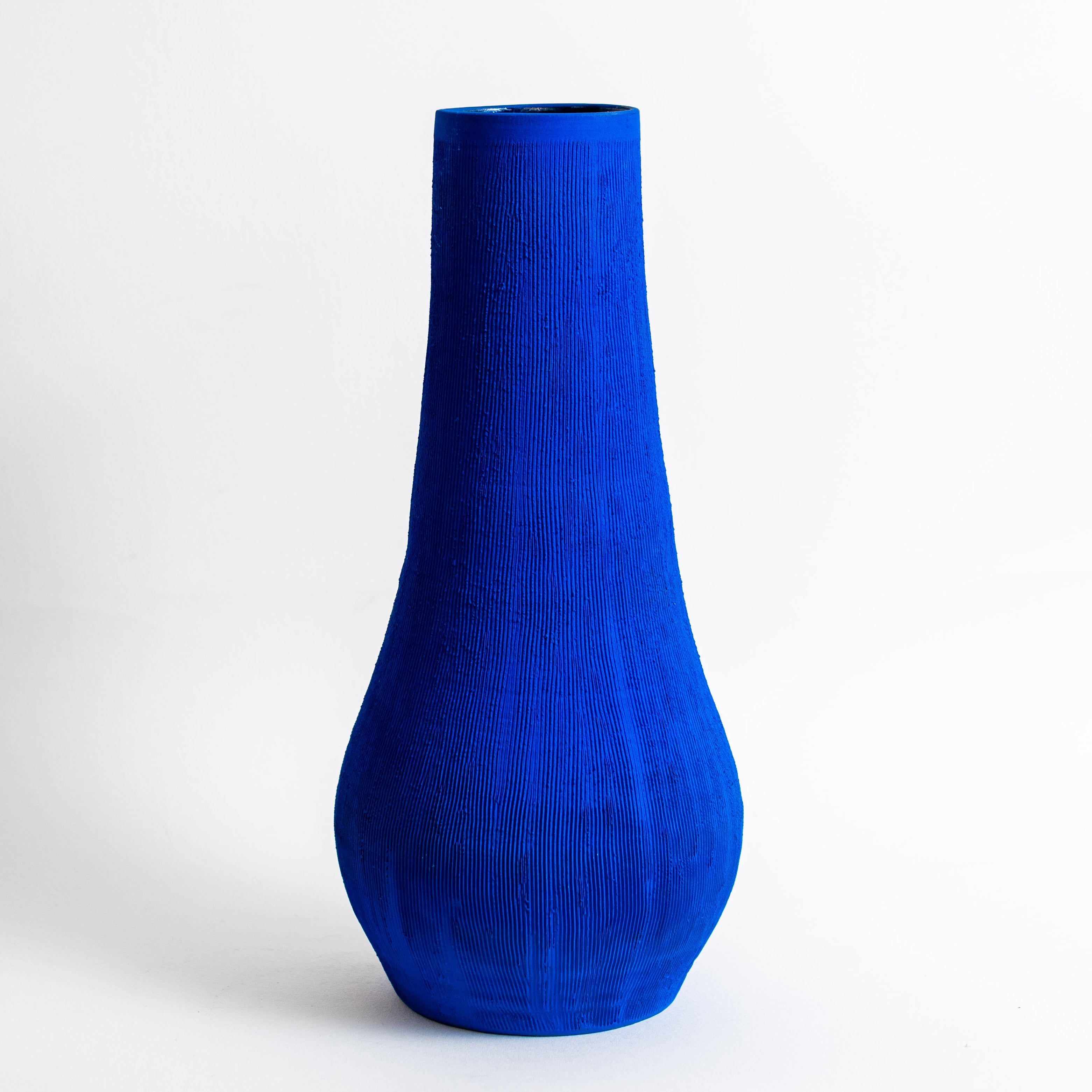 YVES KLEIN BLUE VASE LARGE – DE NAGMAAL